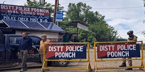 Devotees throng Shankaracharya temple in Srinagar - Hindusthan Samachar ...